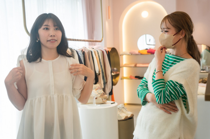 人気ブランド【mite】×mamagirl公認ママライバーがタッグを組んで夏服コラボを制作中♪｜mamagirl [ママガール]